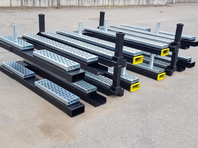 Metallic platforms | Loading and unloading platforms - Ferrero Automotive