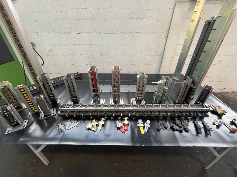 Automotive pillars | Metal racks with stacker pillars - Ferrero Automotive